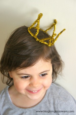 How to make a pipe cleaner crown - Laughing Kids Learn